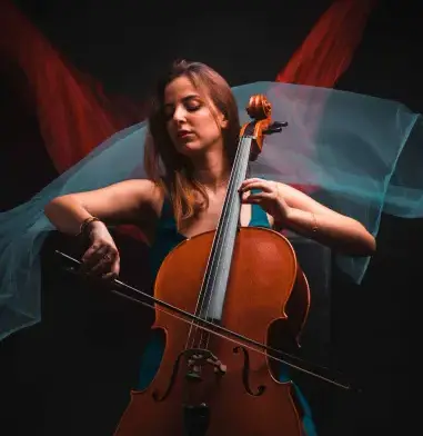 Dana Cellist aus Hamburg für Eure Hochzeit buchen