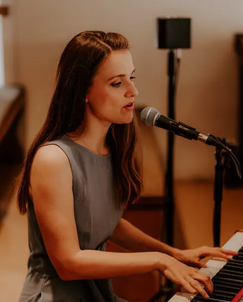 Sofia Stark aus Mannheim für Eure Hochzeit buchen