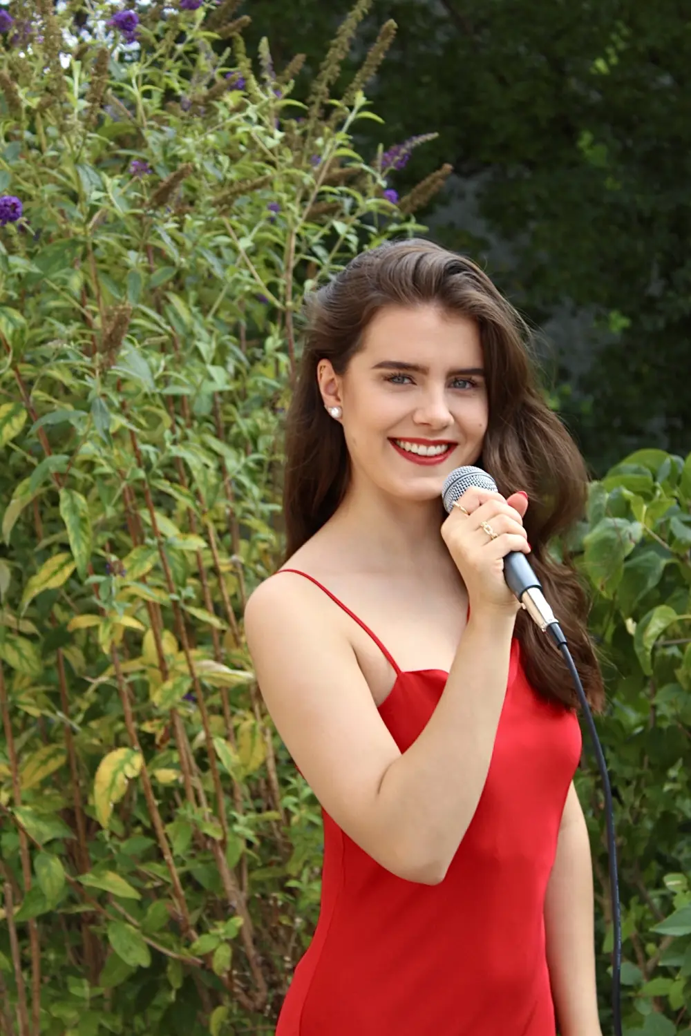 LIIVIA aus Berlin für Eure Hochzeit buchen | Herzwispern.de